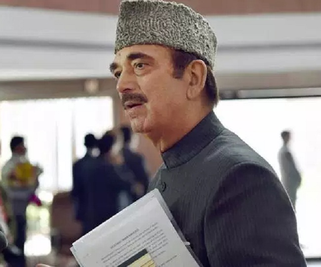 On Kashmir visit, Ghulam Nabi Azad stopped at Srinagar Airport