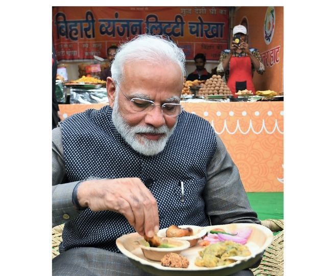 PM Modi enjoys 'Litti Chokha' and 'Kulhad Chai' during surprise visit ...
