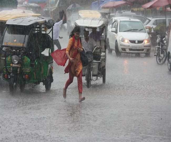 Western disturbance brings rain as Delhi grapples with traffic jams ...