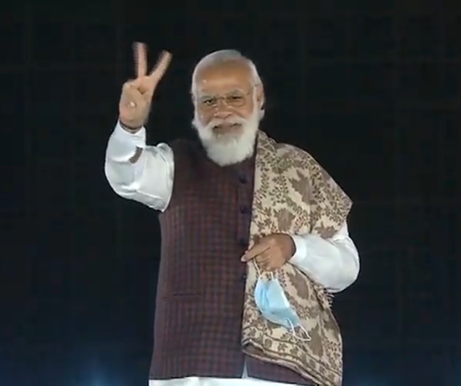 PM Modi arrives at BJP headquarter to join the festivities on Bihar win ...