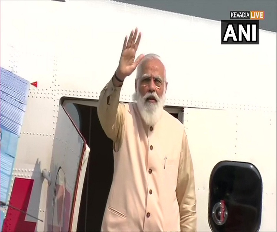In Pics: PM Modi launches seaplane service from Statue of Unity to ...