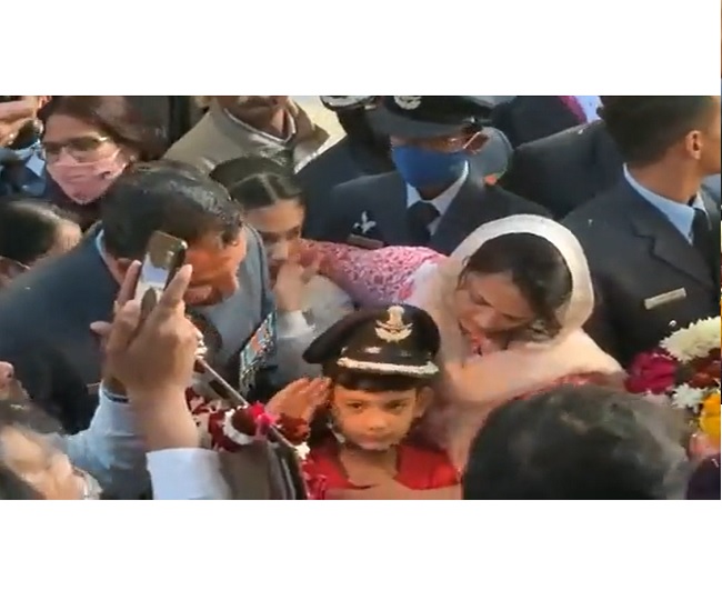Wearing IAF cap, 7-year-old son of Wing Commander Prithvi Singh bids ...