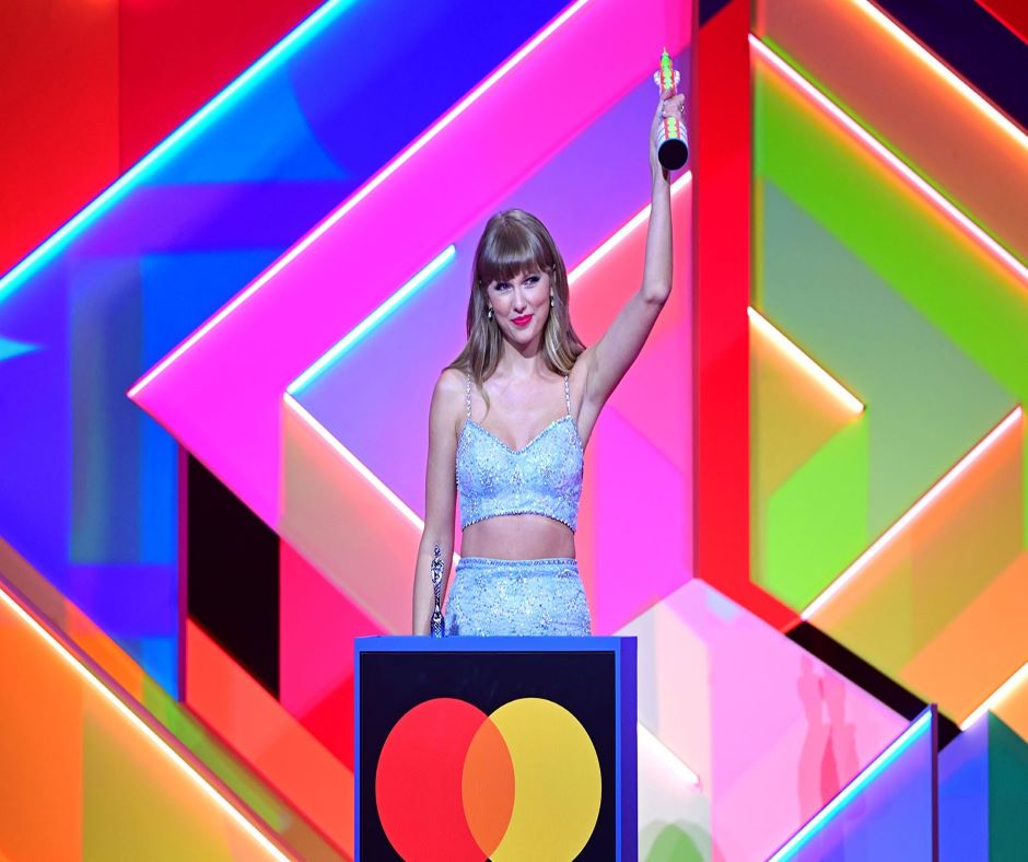 Brit Awards 2021 Taylor Swift Becomes First Female Artist To Bag