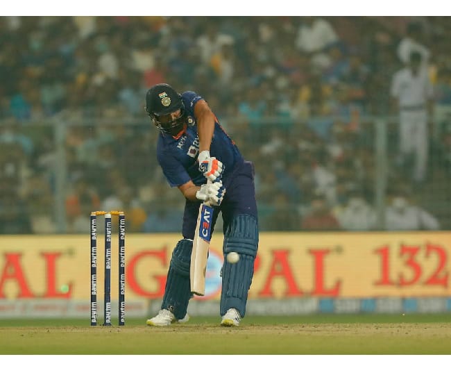 Rohit Sharma becomes second-only batsman to hit 150 sixes in T20I Rohit Sharma becomes second-only batsman to hit 150 sixes in T20I
