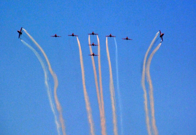 IAF air show in Srinagar returns after 14 years; Sukhoi, MiG21s ...