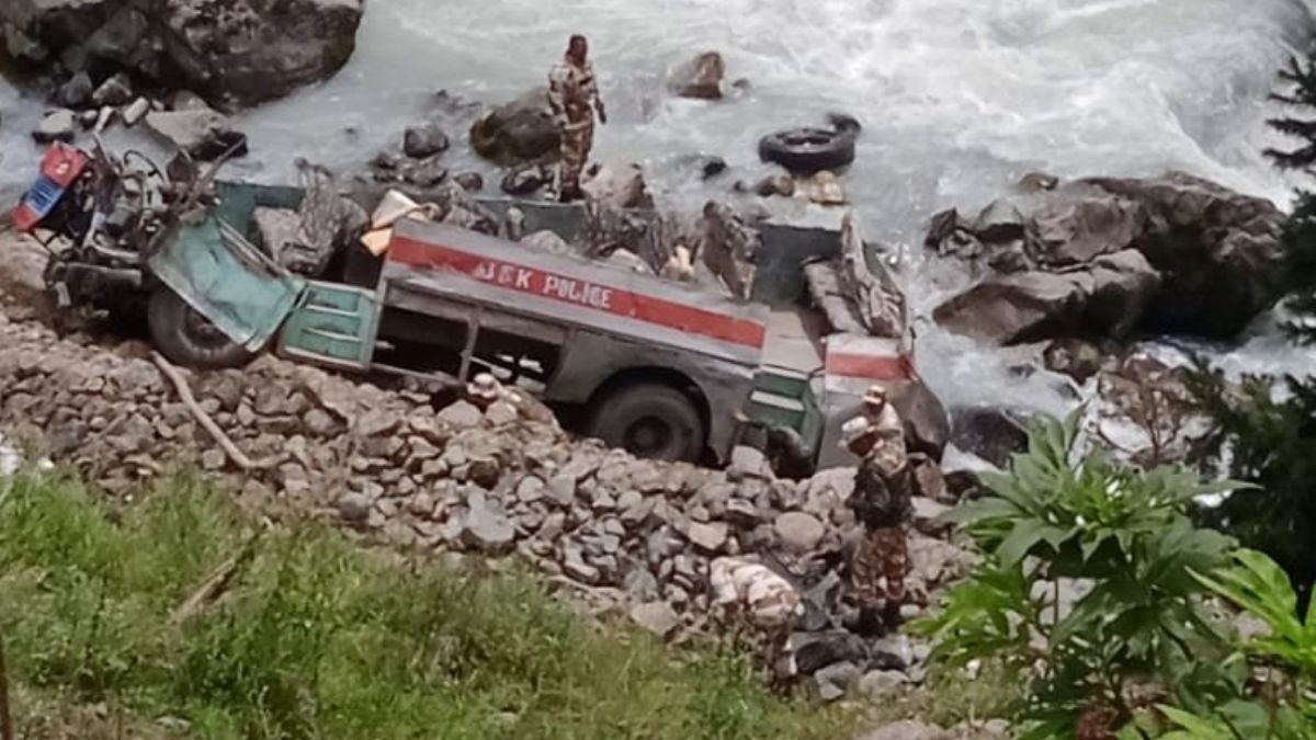 Jammu And Kashmir: 7 Killed As ITBP Bus Carrying 39 Security Personnel ...