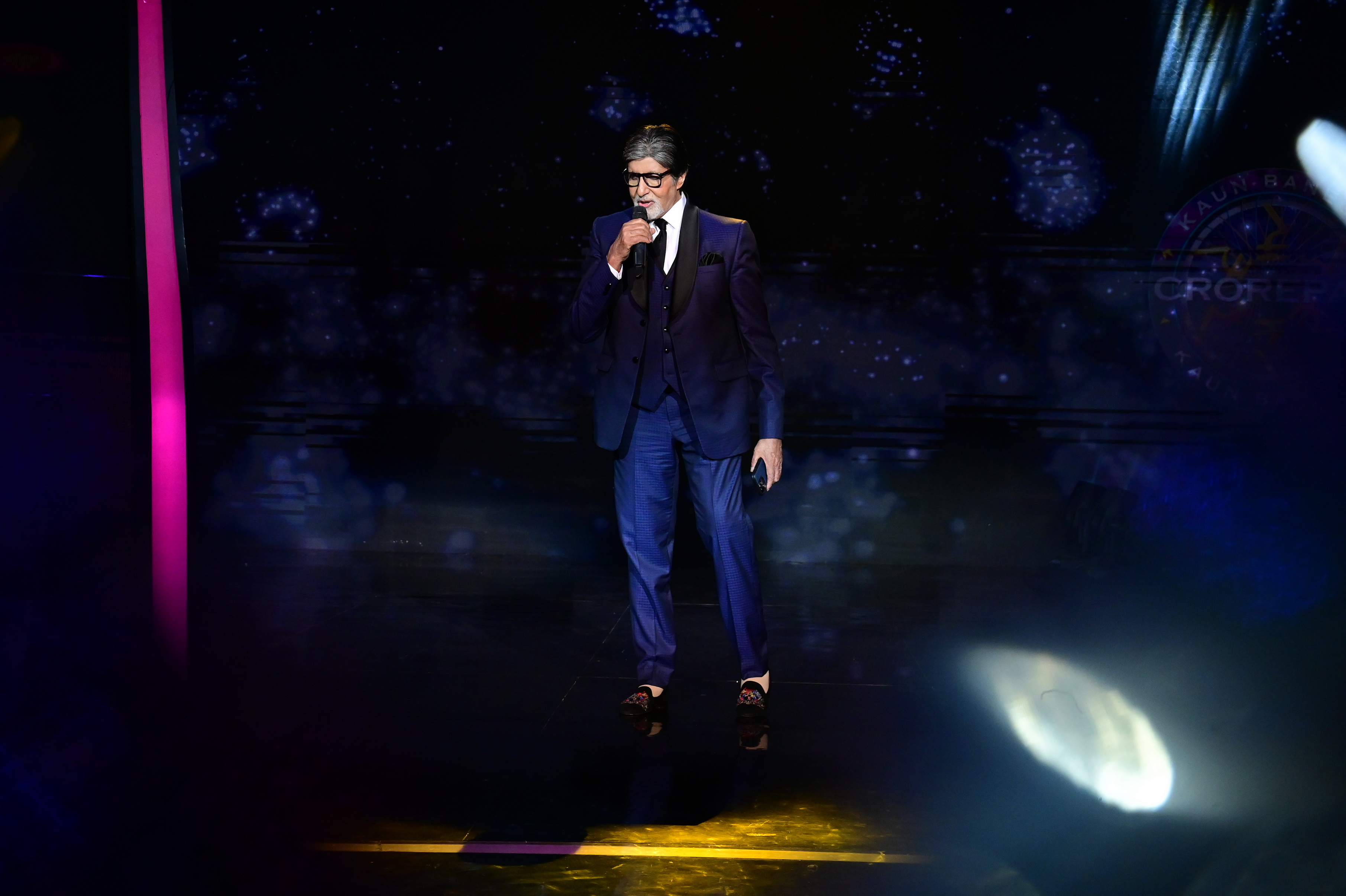 It’s A Wrap: Amitabh Bachchan Completes Shoot For ‘Kaun Banega ... It’s A Wrap: Amitabh Bachchan Completes Shoot For ‘Kaun Banega ...