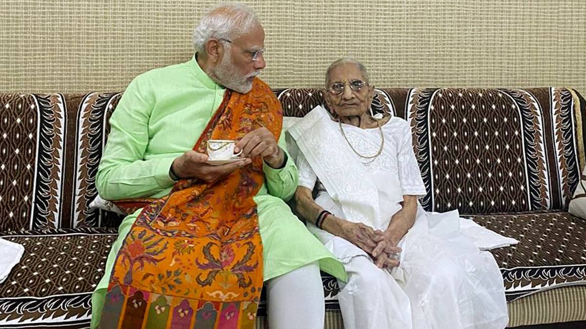PM Modi Visits Mother Heeraben In Ahmedabad Hospital; Doctors Say ...