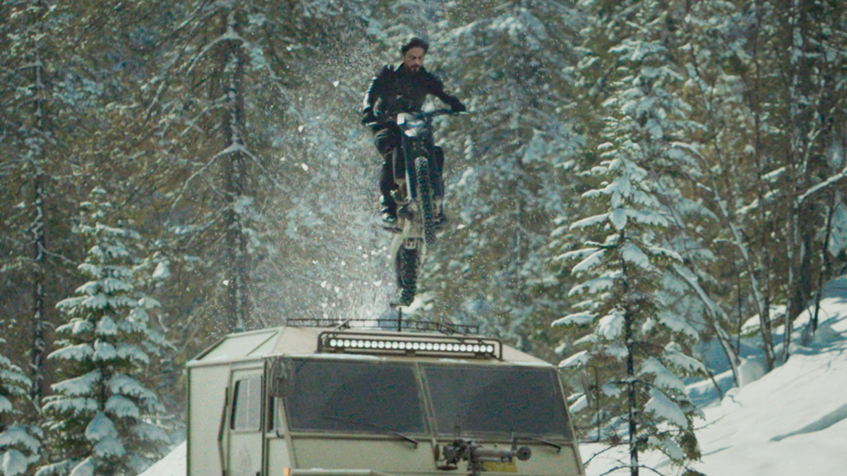 Pathaan: Shah Rukh Khan Flies His Bike Up In The Air, Sets Social Media On Fire With New High ...