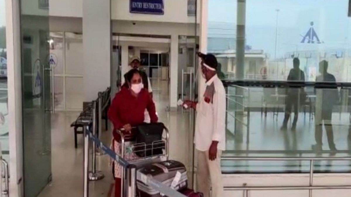 Coronavirus News: 39 International Passengers Test Covid Positive In ...