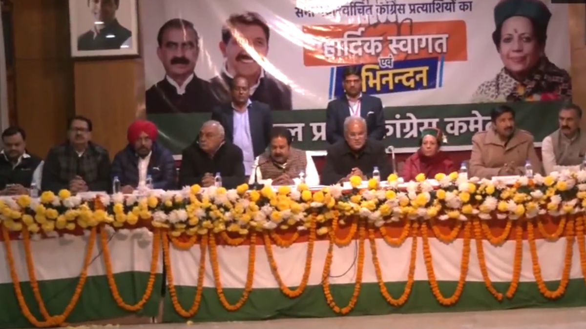 Congress’ Meet To Choose Himachal Pradesh CM Begins; Sukhu, Agnihotri ...