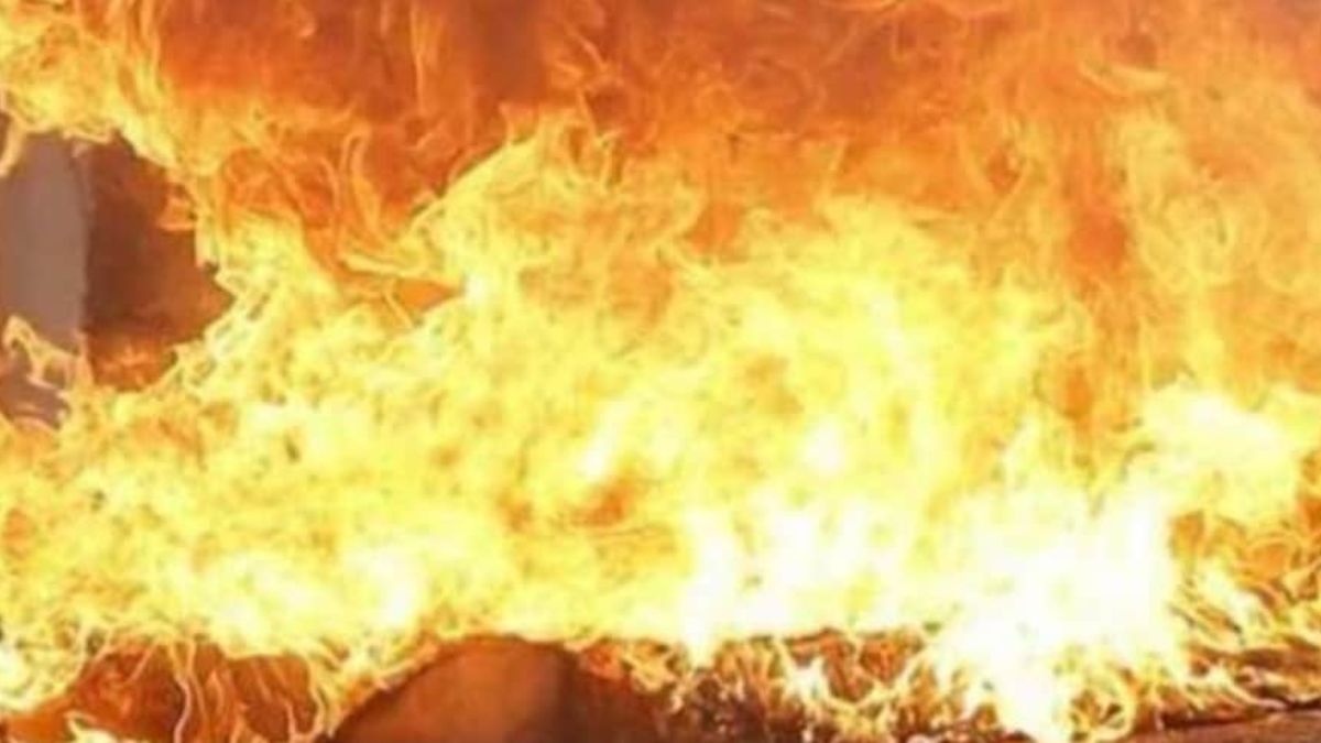 Two Killed As Oxygen Cylinder Explodes Outside Hospital In UP's Chandauli