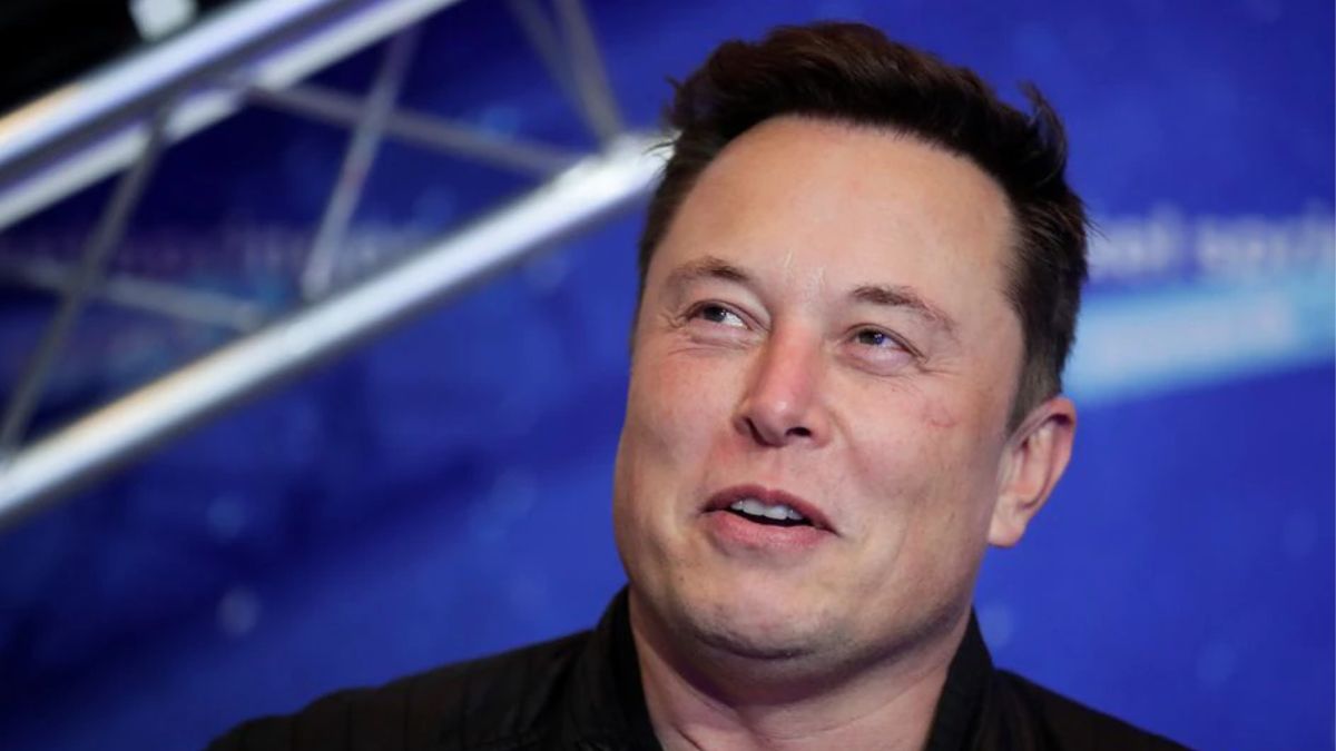 Elon Musk Takes Jibe At Twitter Critics, Says He Loves When People Complain Elon Musk Takes Jibe At Twitter Critics, Says He Loves When People Complain