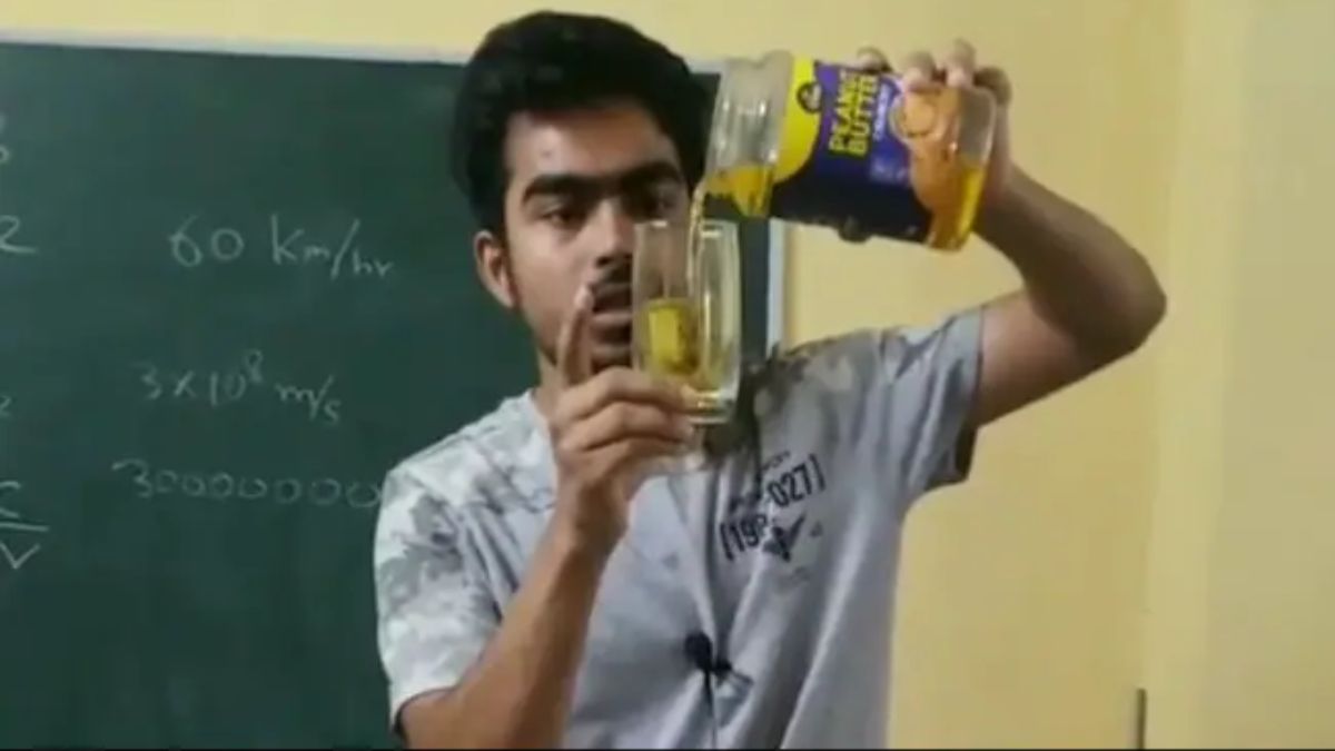 Teacher's Unique Way Of Explaining Refractive Index Wins Internet | Watch Teacher's Unique Way Of Explaining Refractive Index Wins Internet | Watch