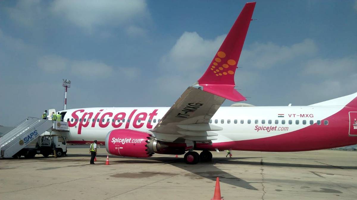 Days After Emergency Landing In Hyderabad, DGCA Asks SpiceJet To ...