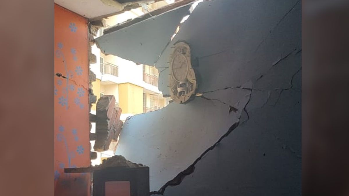 Ghaziabad Shocker: 16-Year-Old Dies, Massive Hole In Wall After LED TV ...