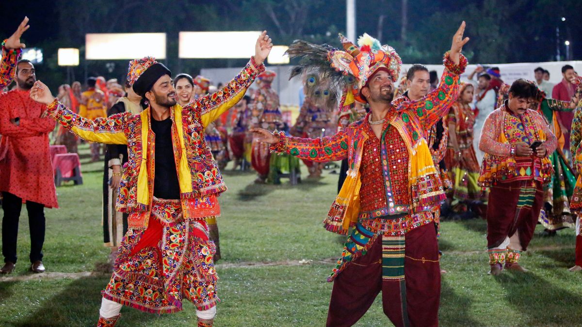 Maharashtra Shocker: 35-Year-Old Dies During Garba Performance; Father ...