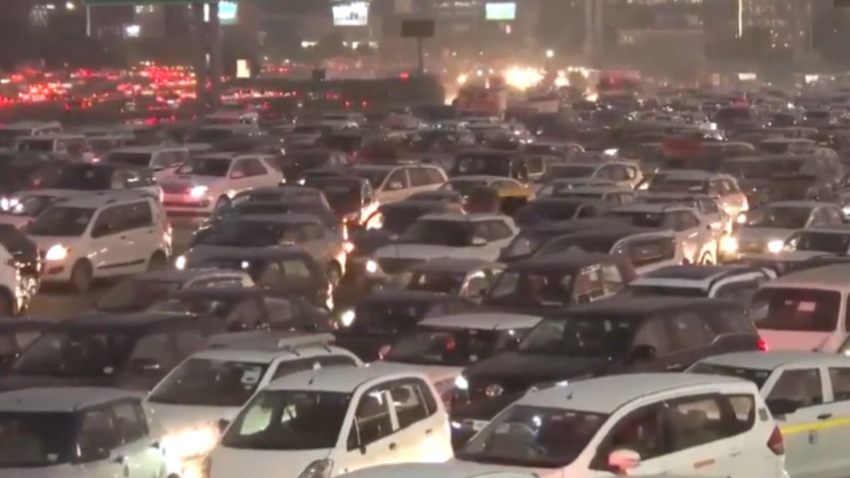 Delhi-Gurugram Expressway Witnesses Massive Traffic Ahead Of Diwali ...