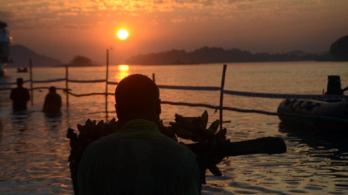 Chhath Puja 2022: Know Right Method Of Offering Arghya To God Surya On ...
