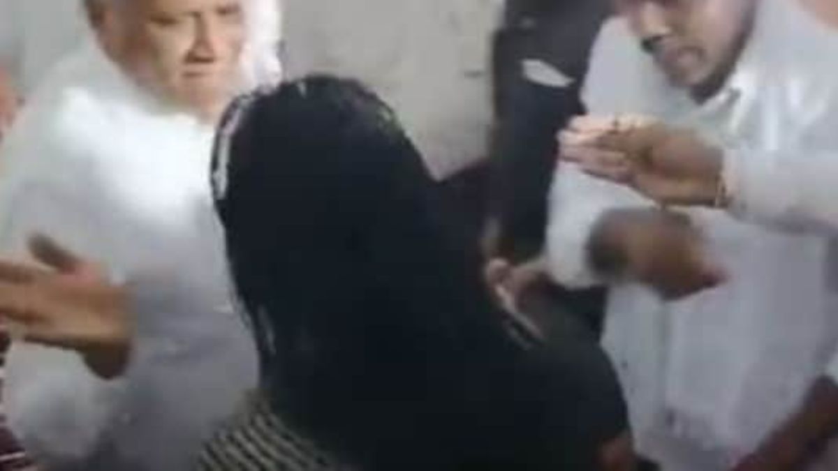 Karnataka Minister Slaps Woman On Camera, Congress Demands His Sacking ...