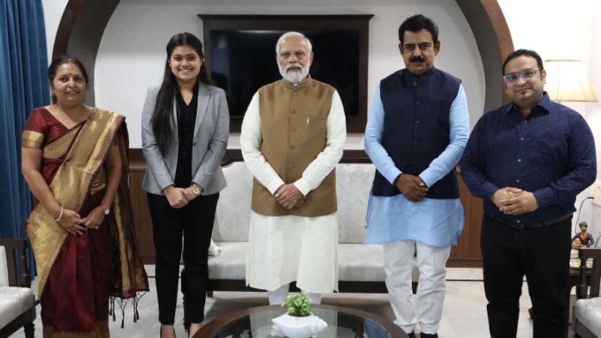 What PM Modi Advised To 15-Year-Old Child Prodigy Who Wants To Be Chief ...