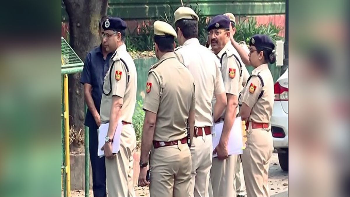 Mob Attacks Police Station In Madhya Pradesh's Burhanpur; Frees Three ...