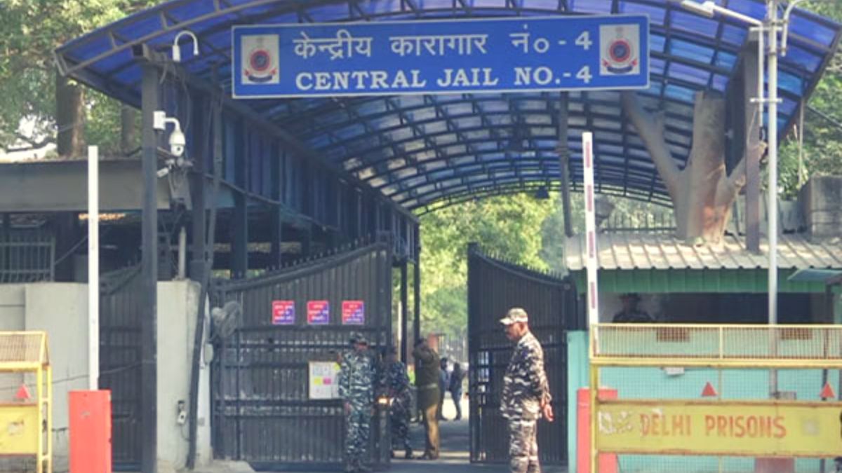 Lawrence Bishnoi Gang Member Prince Tewatia Stabbed To Death Inside ...