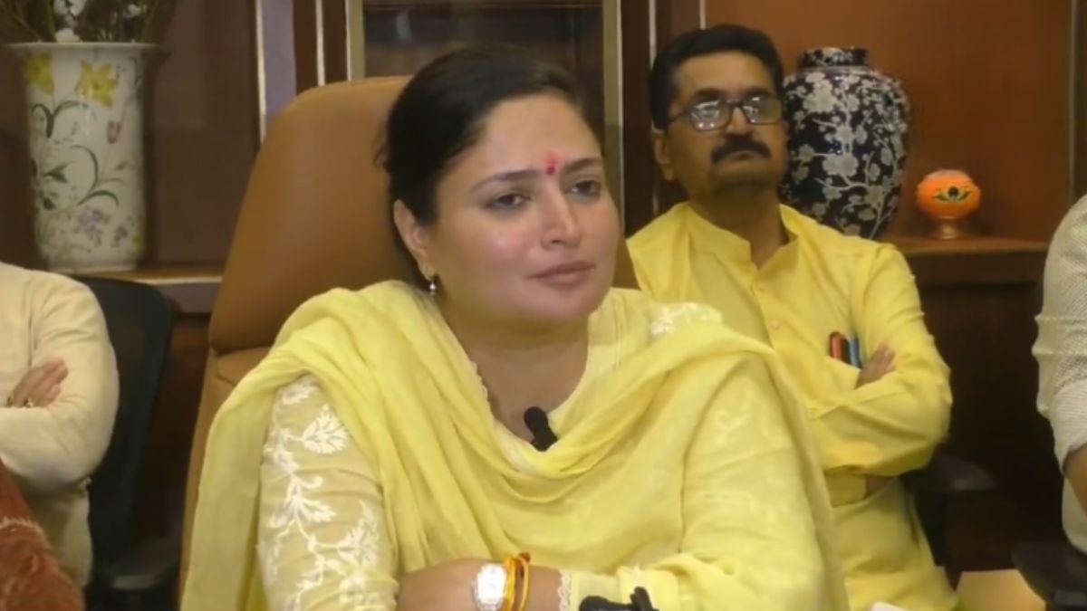 BJP MP Poonamben Maadam Clarifies Verbal Spat With Party MLA Rivaba ...