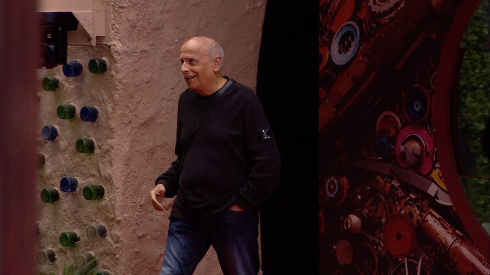 Bigg Boss Ott 2 Mahesh Bhatt Becomes Emotional After Entering The