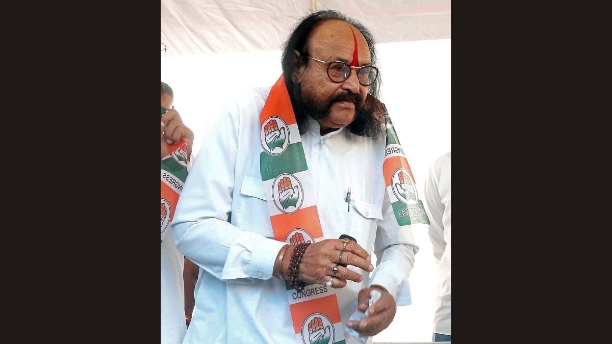 Former 'Bandit King' Of Chambal Malkhan Singh Joins Congress In Madhya ...
