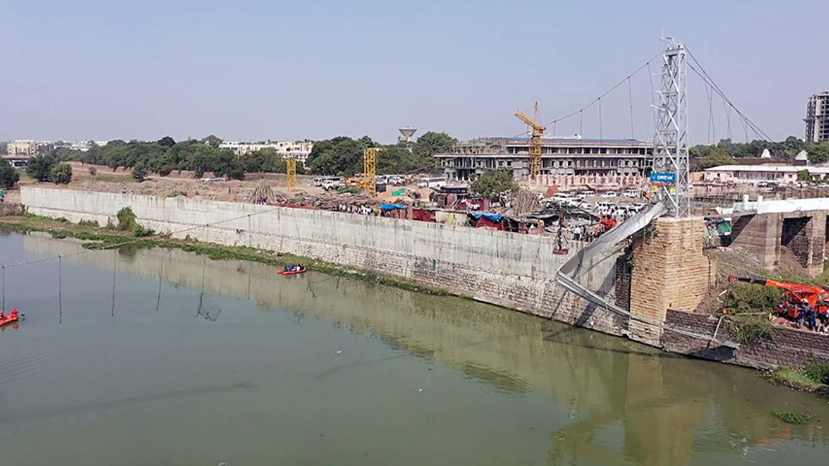 Morbi Bridge Collapse: SC Refuses To Cancel Bail Of Accused Ticket Seller Morbi Bridge Collapse: SC Refuses To Cancel Bail Of Accused Ticket Seller