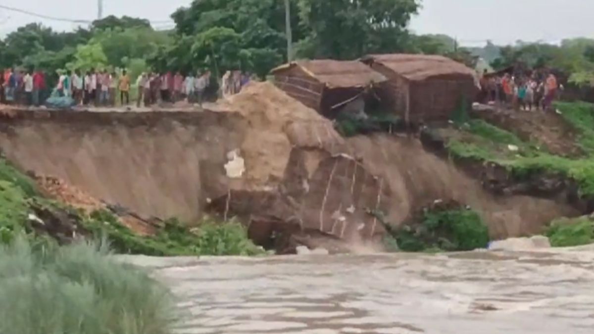 Bihar News: Hut Near Banks Of Ganga River Washes Away Due To Soil ...