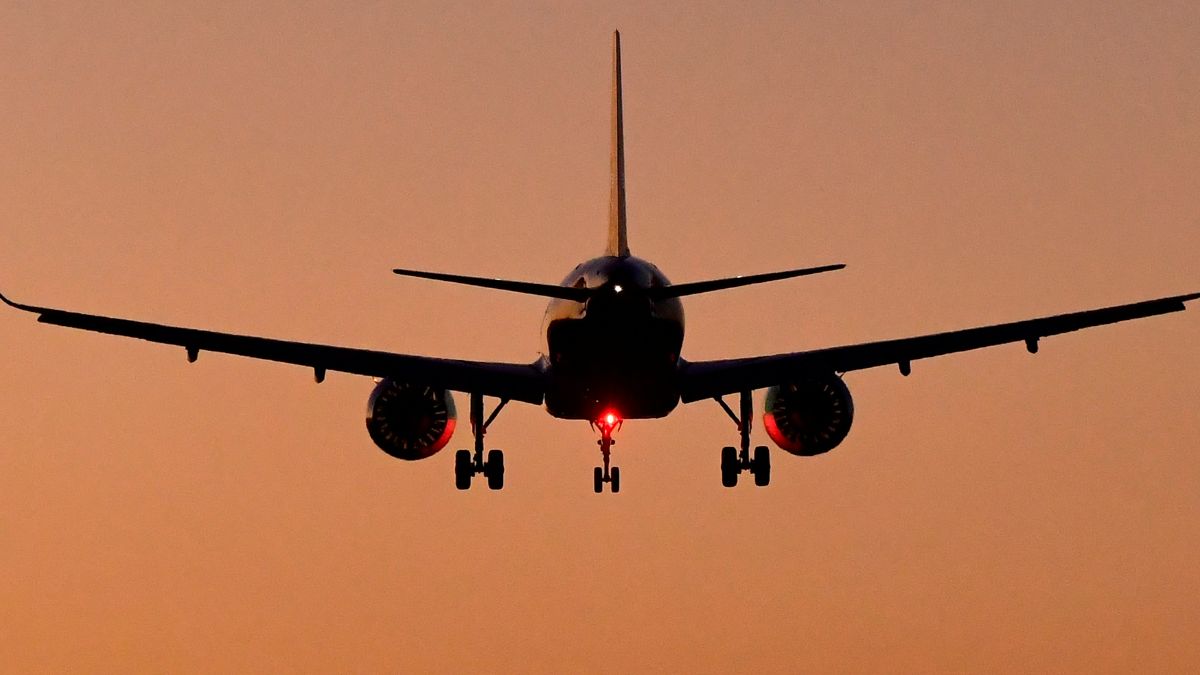 UK Airspace Shut After Network Failure, Passengers Face Flight Delays