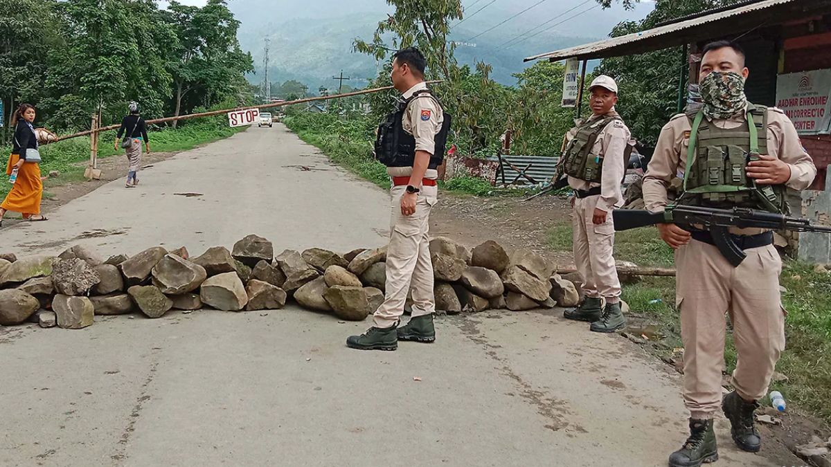 Manipur Violence: HC Directs Status Quo Be Maintained During Mass ... Manipur Violence: HC Directs Status Quo Be Maintained During Mass ...