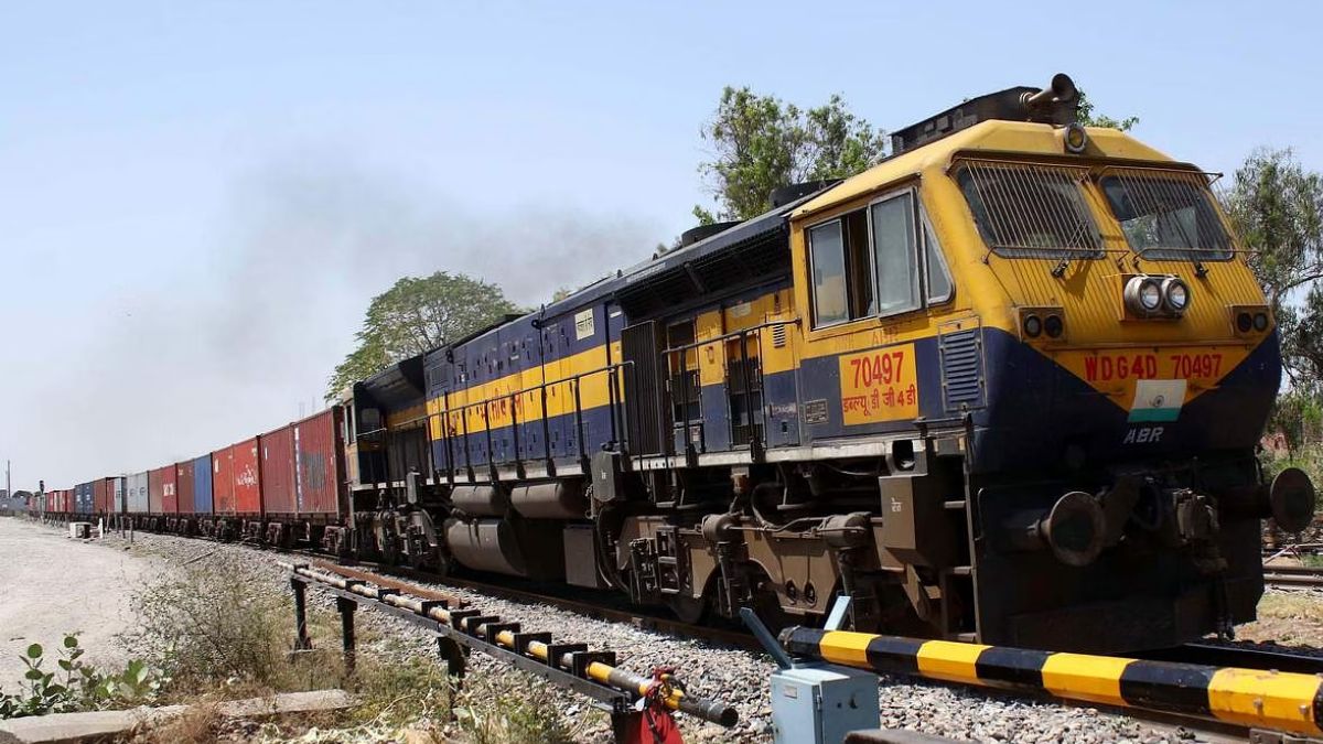 Mumbai: Western Railway To Upgrade 49 Trains On Virar-Churchgate Route With 15 Coaches