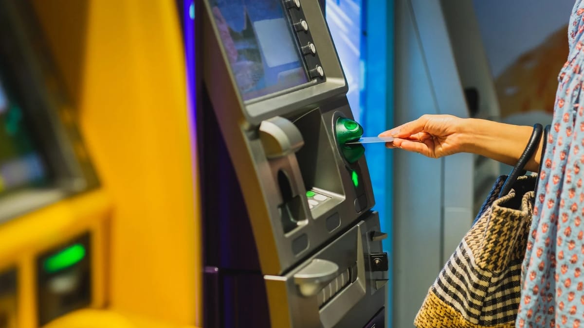 Agra News: Cyber Criminals Loot Rs 1.27 Lakh From Two ATM Users Through ...