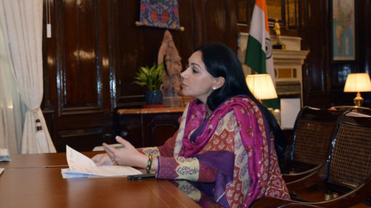 London Graduate ‘Rajasthan Royal’ Diya Kumari Takes Oath As Deputy CM ...