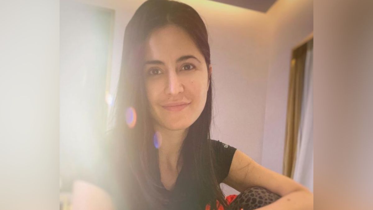 Katrina Kaif Flaunts Her Flawless Skin In 'Sun-Daze' Sunday Selfie | See Pic