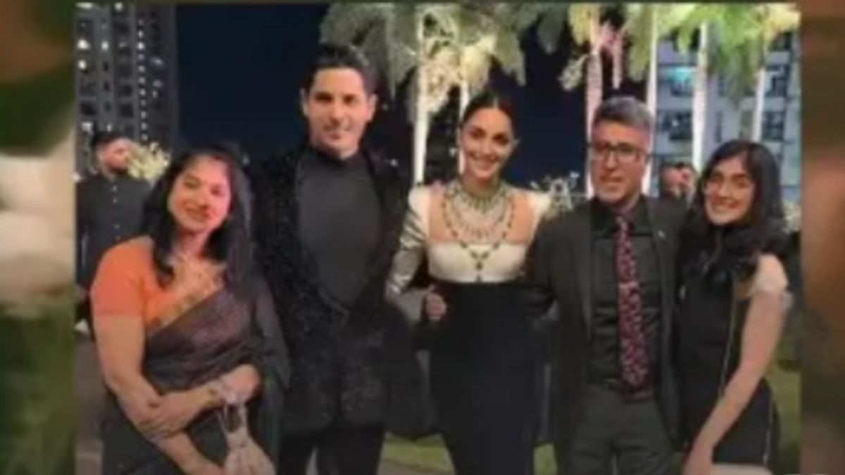 Bollywood News: Sidharth Malhotra And Kiara Advani Host Reception, MC ...
