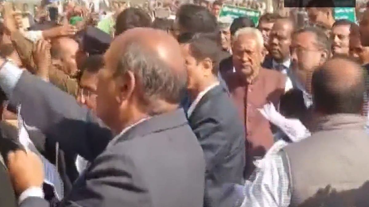 Watch: Broken Chair Hurled At Nitish Kumar In Aurangabad, Days After ...