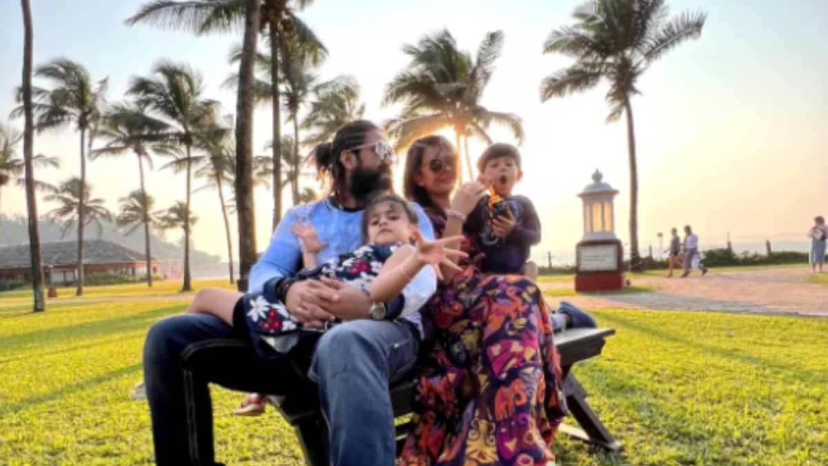 Yash Wiki Kgf Age Height Wife Family Net Worth