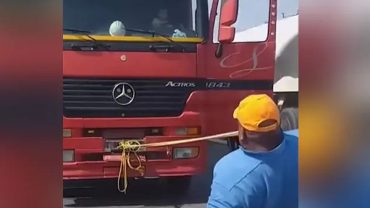 Egypt Man Sets World Record For Pulling Heaviest Road Vehicle With ...