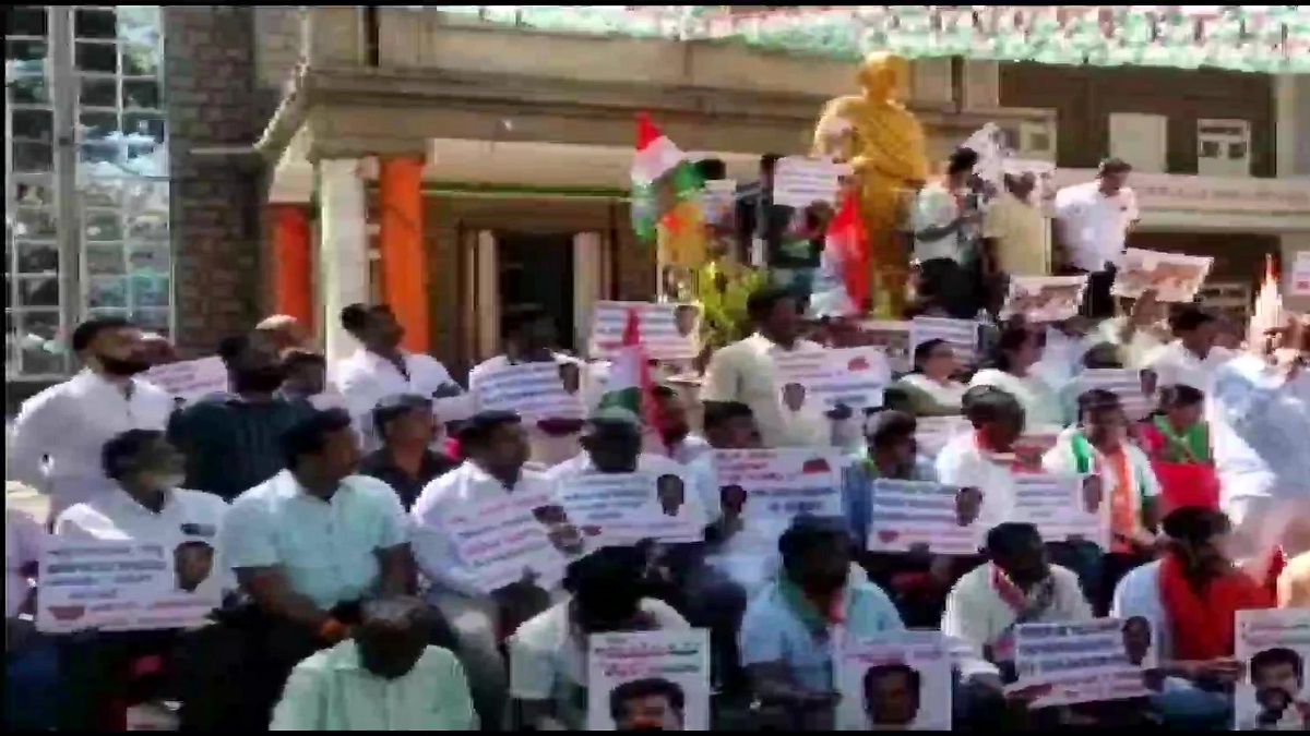 Karnataka Congress Protests Against BJP Over Book Launch On Siddaramaiah