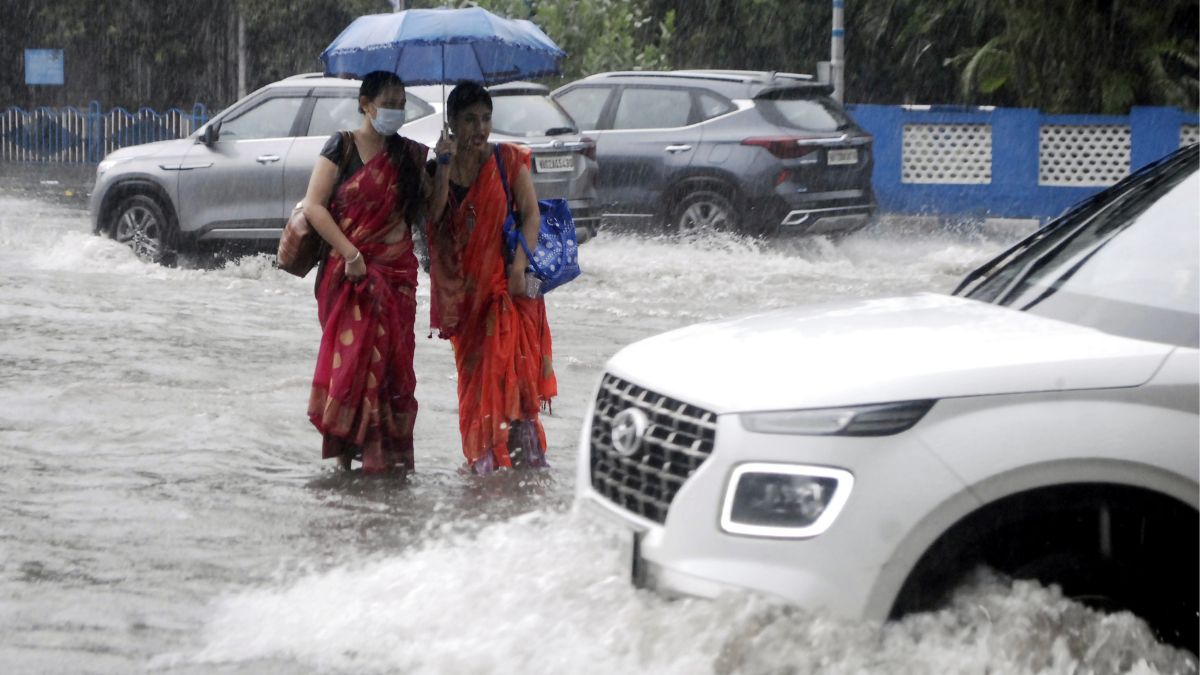 Tamil Nadu Weather Update Heavy Rain Batters Chennai Schools Shut In