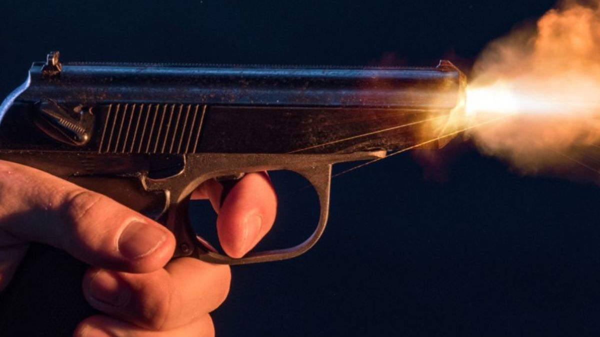 Delhi: Four Suffer Bullet Injuries After Miscreants Shot At Them In ...