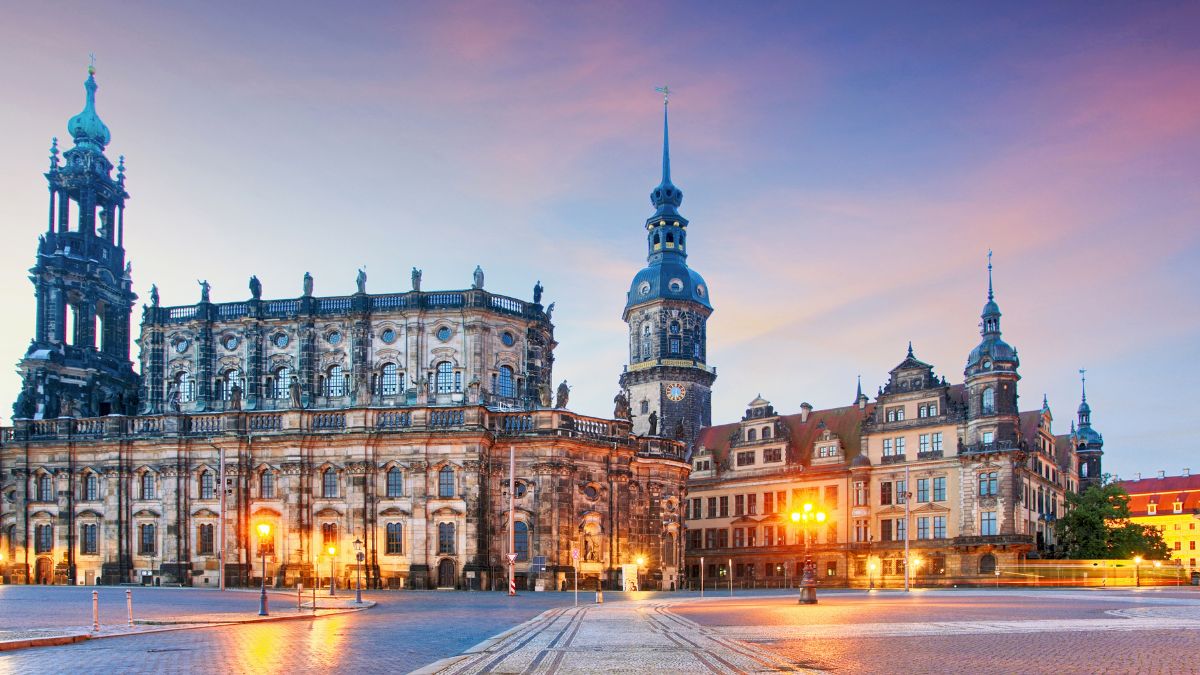 Travel Destinations: 5 Breathtaking Cultural Attractions In Europe That ...