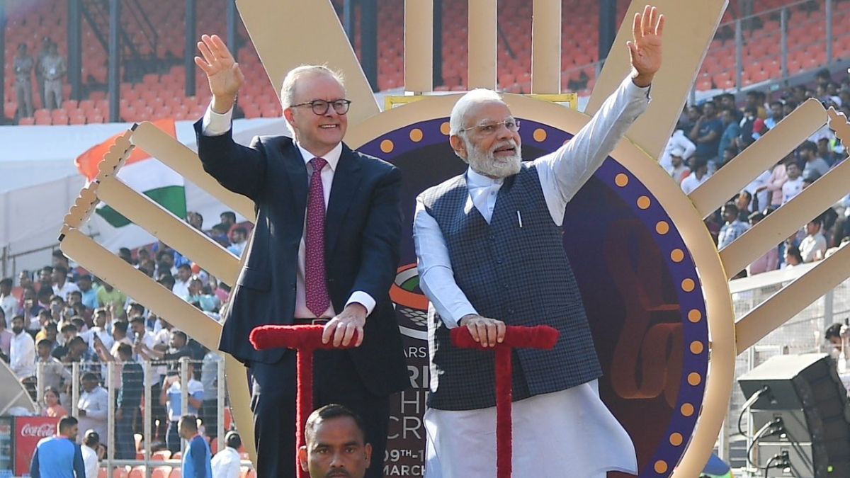 Cricket Diplomacy Takes Centrestage As PM Modi, Australian PM Take 'Lap ...