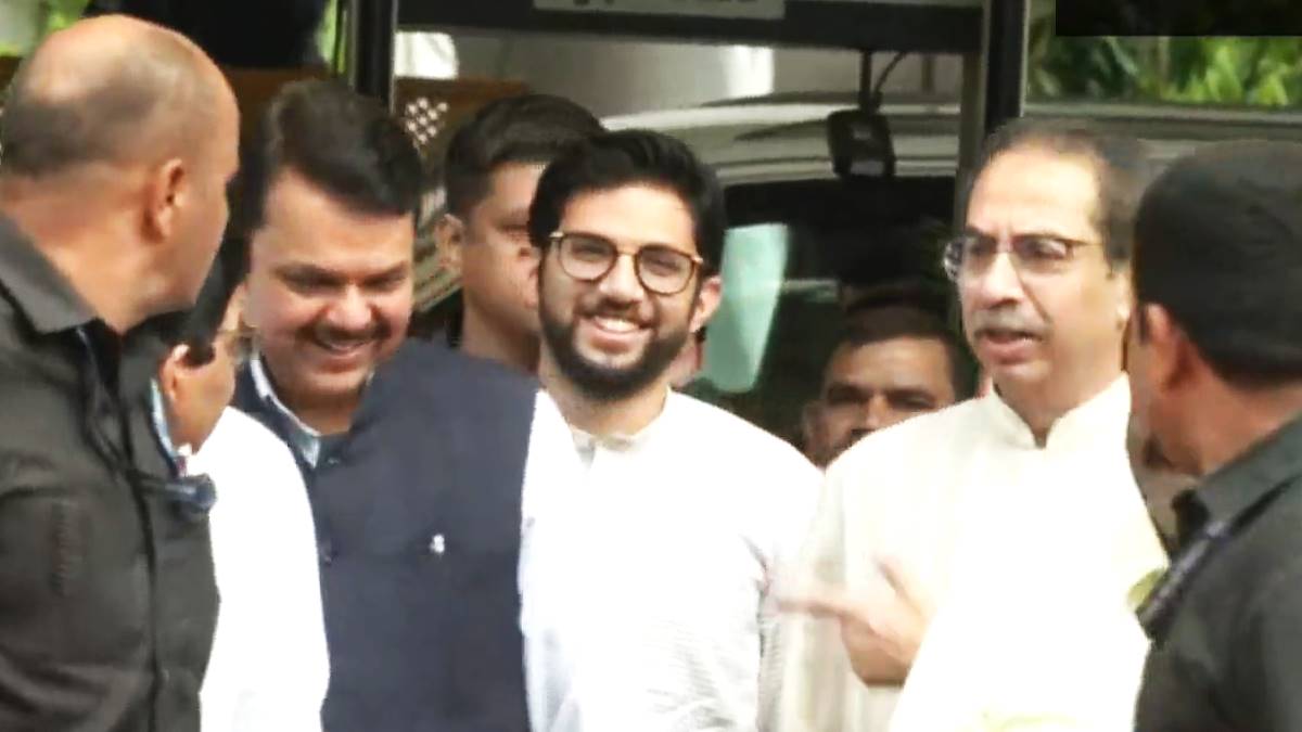 Devendra Fadnavis, Uddhav Thackeray Share A Light Moment At Maharashtra ...