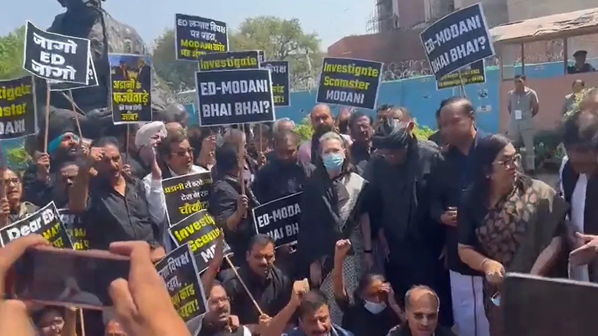 Congress Holds Nationwide Black Protest Against Rahul Gandhis