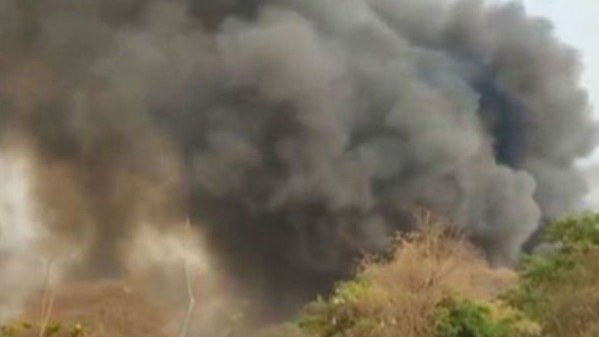 One Dead After Massive Fire Breaks Out In Mumbai's Malad East
